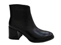 China Ladies Leather Boots for sale