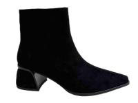 China Ladies Leather Boots for sale