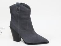 China Ladies Leather Boots for sale
