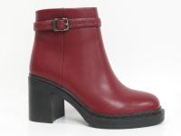 China Ladies Leather Boots for sale