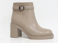 China Ladies Leather Boots for sale