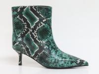 China Ladies Leather Boots for sale