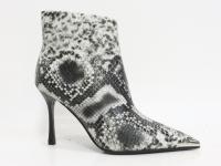 China Ladies Leather Boots for sale