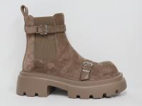 China Ladies Leather Boots for sale