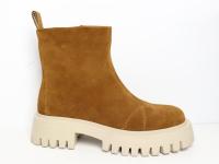 China Ladies Leather Boots for sale