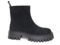 China Ladies Leather Boots for sale