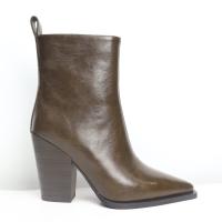 China Ladies Leather Boots for sale
