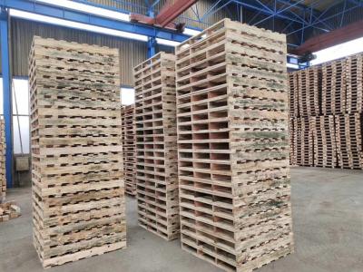 China Houten pallet die de nagelende machine van de machinepallet voor verkoop maakt, de snijmachine van palletbenen Te koop