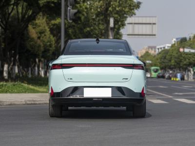 Cina Berline elettriche di lusso intelligenti bianche compatte P5 di Xpeng dell'automobile elettrica della berlina in vendita