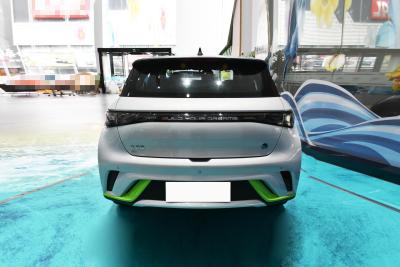 Cina Ruota di Seater 4 del bene durevole 5 dell'automobile elettrica 70kW 405KM del delfino di EV BYD in vendita