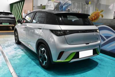 Cina Ruota di Seater 4 del bene durevole 5 dell'automobile elettrica 70kW 405KM del delfino di EV BYD in vendita