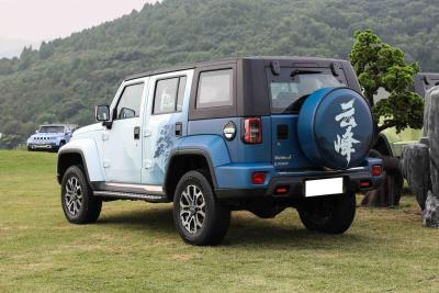 Cina BJ40 Model 2.0T Automatic 4 Door 5 Seat Compact SUV Gasoline Vehicle 8 Speed in vendita