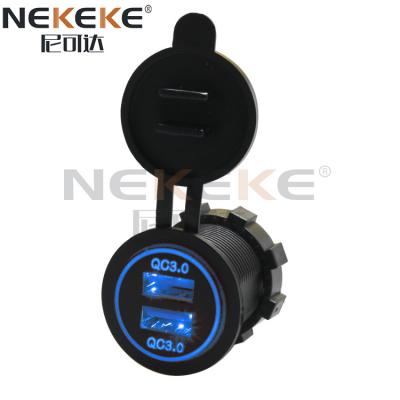 Cina Presa di corrente QC3.0 impermeabile 12V 24V, presa USB a doppia porta per caricabatteria da auto in vendita