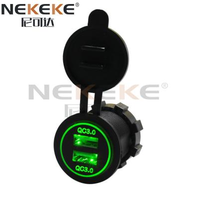 Cina Presa di corrente QC3.0 impermeabile 12V 24V, presa USB a doppia porta per caricabatteria da auto in vendita