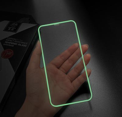 Cina Luminoso vetro temperato curvo 2.5D incandescente per Iphone in vendita