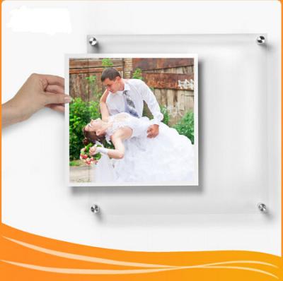 China Manufacturer Supplies wall-mounted Crystal Acrylic picture Frame for sale