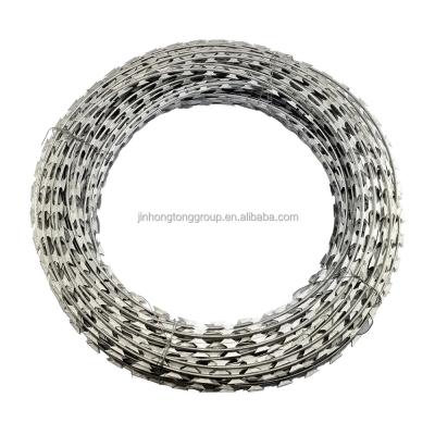 Cina CBT-65 Recinzione di filo spinato a rasoio piatto/ filo spinato a fascia piatta con spessore di rotolamento BTO22 0,45 ± 0,05 mm in vendita
