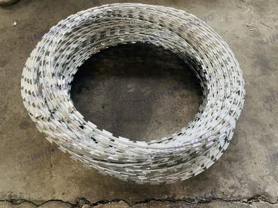 China Long-Lasting Cross Razor Type Razor Barbed Wire for Protective Construction for sale