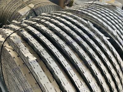 China Long-Lasting Cross Razor Type Razor Barbed Wire for Protective Construction for sale