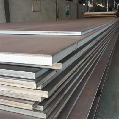 China Chapas de aço leve laminadas a quente sem liga ASTM A36 0,5 mm 0,55 mm 0,6 mm Chapas de aço laminadas a quente Prime com largura entre 600 e 2000 mm à venda