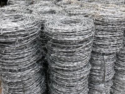 China Galvanized Single Razor Barbed Wire Arame Farpado 500m with 500m Length for sale