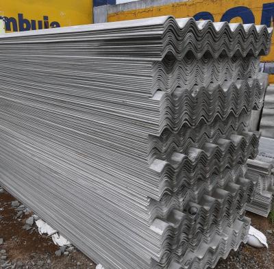 Cina Alta resistenza alle condizioni estreme lamiera di copertura in acciaio ondulato galvanizzato con certificazione JIS e tolleranza ± 1% in vendita