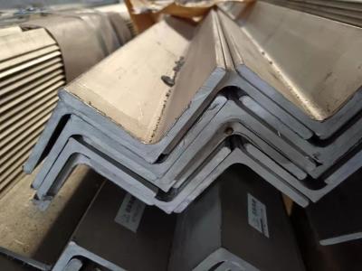 Chine Acier à haute résistance AISI Q195 pour la construction Angle Bar inégale Q235 Q235B Longueur 6m-12m Tolérance ±1% à vendre
