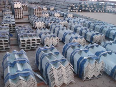 Chine Taille personnalisée 50*50*3 50*50*4mm Égale en acier inoxydable L Angle léger en acier structural laminé à chaud à vendre