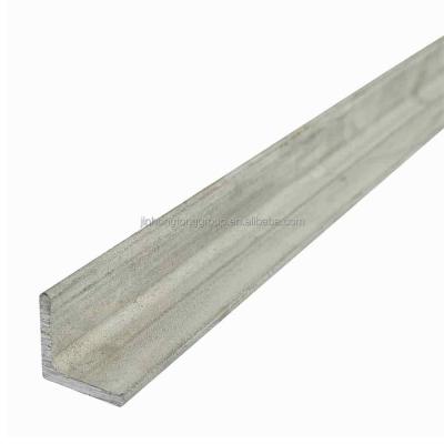 Chine Les fabricants d'acier d'angle de haute qualité à faible coût vendent directement des barres d'angle galvanisées 50 * 50 * 5 mm à vendre