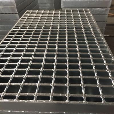 Cina Griglia di acciaio galvanizzato per pareti 3 mm Canali di drenaggio metallici Griglia di acciaio copertura di trincea di passerella CE Certificazione ISO in vendita
