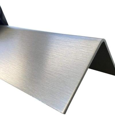 China Hot Sale Price Steel Angle Bar Q235 Q345 S355 Astm A36 A53 Q235 Q345 Carbon Equal 2 Inch Angle Iron Bar for sale