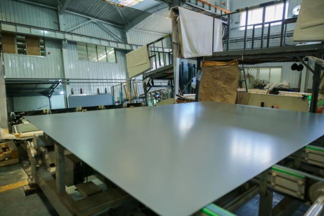 Customized Green Blue Bronze Tinted Reflective Toughened Glass Qingdao Factory Price Tempered Laminated Glass