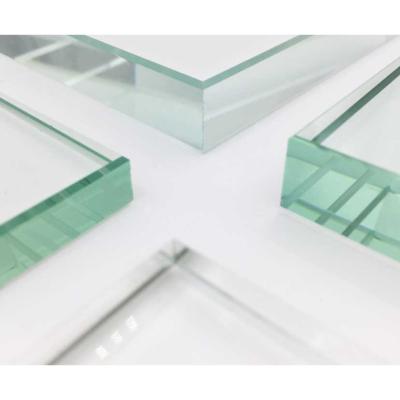 Cina Vetro super-temperato 4 mm 5 mm 6 mm 8 mm Vetro per edifici decorativi trasparenti per metro quadrato in vendita