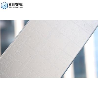 Cina Colore solido 3-10 mm vetro piatto lucidato trasparente galleggiante con disegni e vetro a forma di edificio in vendita