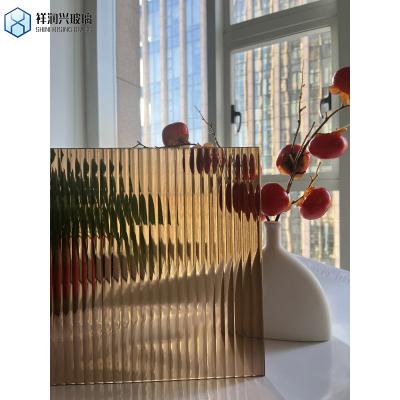 Cina Extra Ultra Chiaro Basso Ferro Tintato Foglio Riflettente Vetro Flotante Bronzo Blu Scuro Verde Grigio Euro Grigio 2mm 3mm 4mm 5mm 6mm 8mm 10mm 12mm 15mm 19mm in vendita