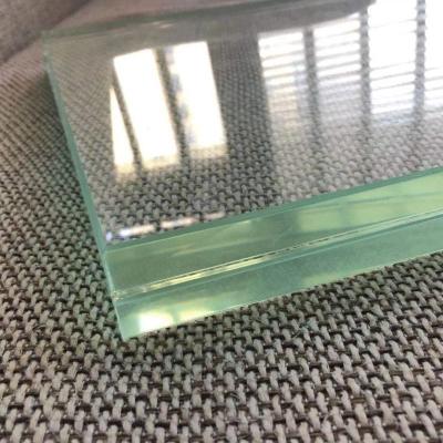 China Puerta de vidrio de borde pulido plano con patrón de refracción translúcida para la aprobación CE en Changhong en venta