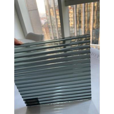 Cina 8mm 10mm 12mm vetro temperato a piombo vetro di sicurezza privacy decorativo chiaro ferro basso tessuto rinforzato vetro di costruzione con modello in vendita