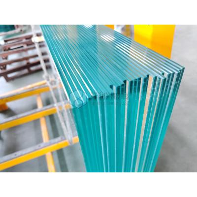 China Gebouwglas 8mm 10mm 12mm 15mm 19mm Custom Clear Fully Tempered Toughened Safety Glass Te koop