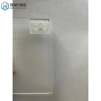中国 平面に磨いたエッジ 3mm-25mm テンパーガラス 建築要件に合わせてカスタマイズ可能 販売のため