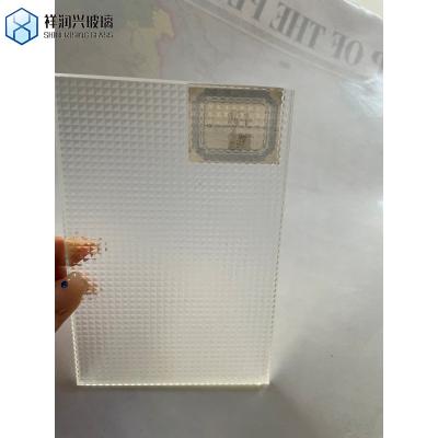 中国 平面に磨いたエッジ 3mm-25mm テンパーガラス 建築要件に合わせてカスタマイズ可能 販売のため