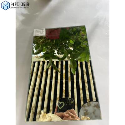 Cina Specchio di vetro da bagno con antico defogger argento sensore tattile e materiale del telaio in vendita