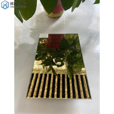 Cina Richiesta personalizzata di vetro per specchietti da parete decorativi con bordo lucidato piatto in vendita