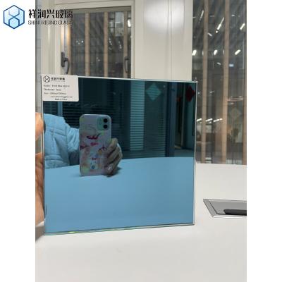 Cina Richiesta personalizzata Multilayer Mirror Glass Wall Decor con effetto di estensione infinita in vendita