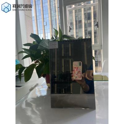 Cina Vetro colorato personalizzato in blu e verde per la domanda di vetro temperato a forma rettangolare in vendita