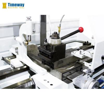 Cina Macchina di tornitura a letto orizzontale con fusoliera da 58 mm. Lunghezza del pezzo da lavoro 1000 mm in vendita