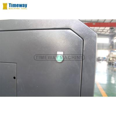 Cina Precisione 82mm Spindle Bore CNC Lathe Machine con tipo di letto piatto multifunzionale in vendita