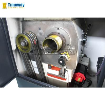 Cina Precisione 82mm Spindle Bore CNC Lathe Machine con tipo di letto piatto multifunzionale in vendita