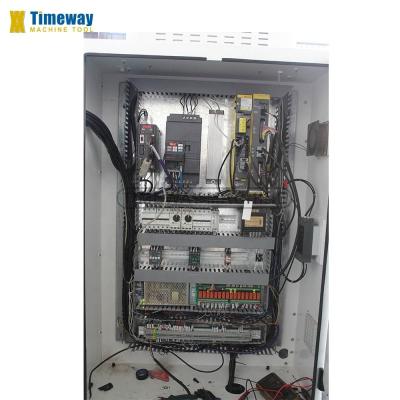 Cina Precisione 82mm Spindle Bore CNC Lathe Machine con tipo di letto piatto multifunzionale in vendita