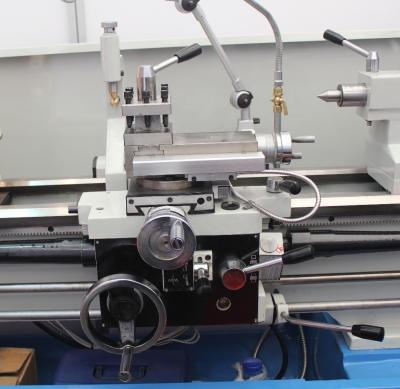 Cina Torno meccanico universale di precisione di media portata con lunghezza massima del pezzo di lavoro 1000 mm in vendita