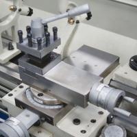China 1940X760X1520mm Spindle Precision Gap Lathe Machine with Medium Processing Capacity for sale